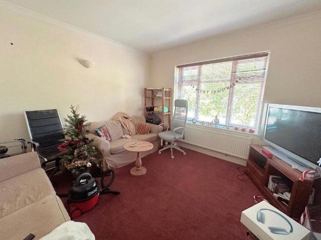 1 bedroom in a house share to rent