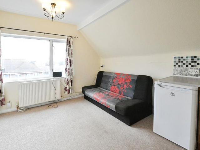 1 bedroom in a house share to rent