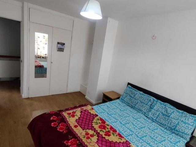 1 bedroom in a house share to rent
