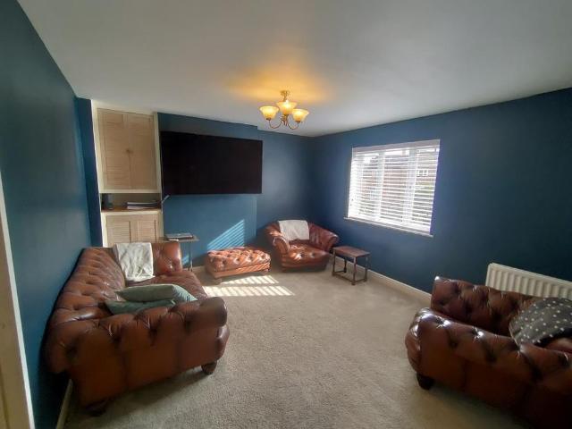 1 bedroom in a house share to rent