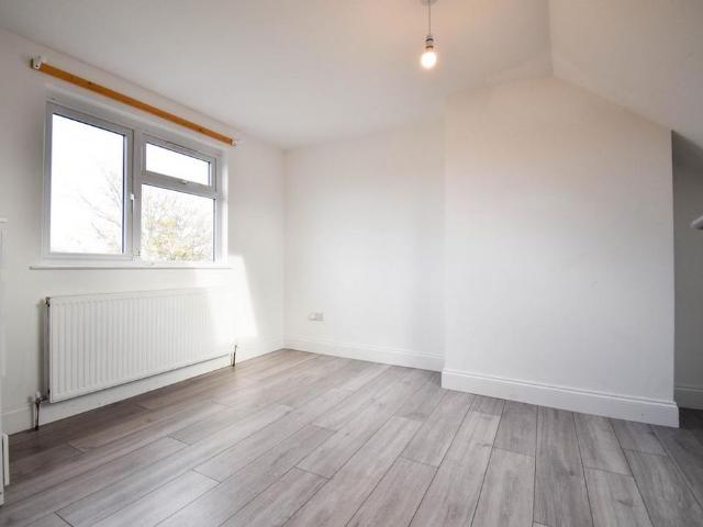 1 bedroom in a house share to rent