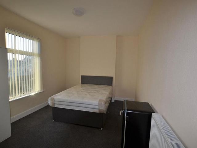 1 bedroom in a house share to rent