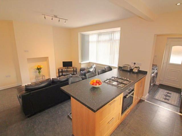 1 bedroom in a house share to rent