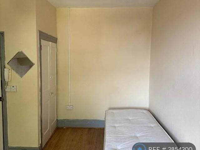 1 bedroom in a house share to rent