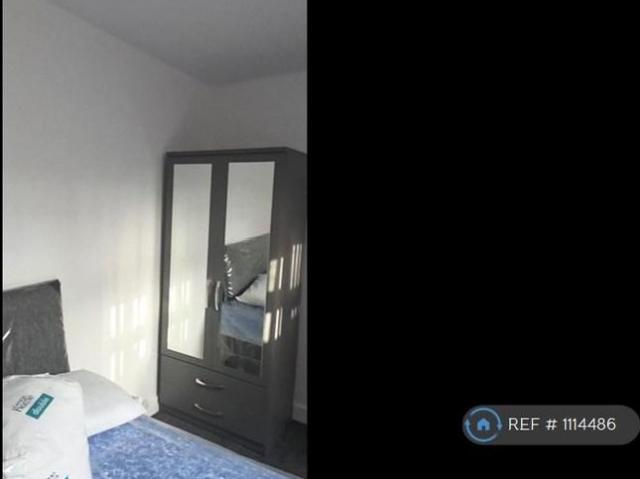 1 bedroom in a house share to rent