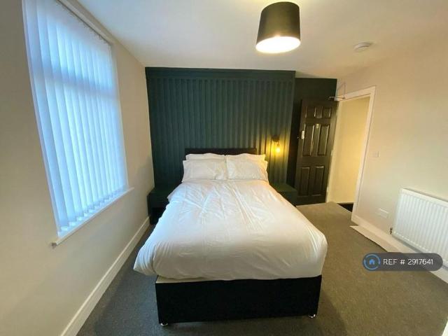1 bedroom in a house share to rent