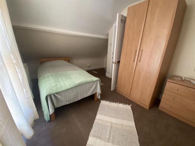 1 bedroom in a house share to rent