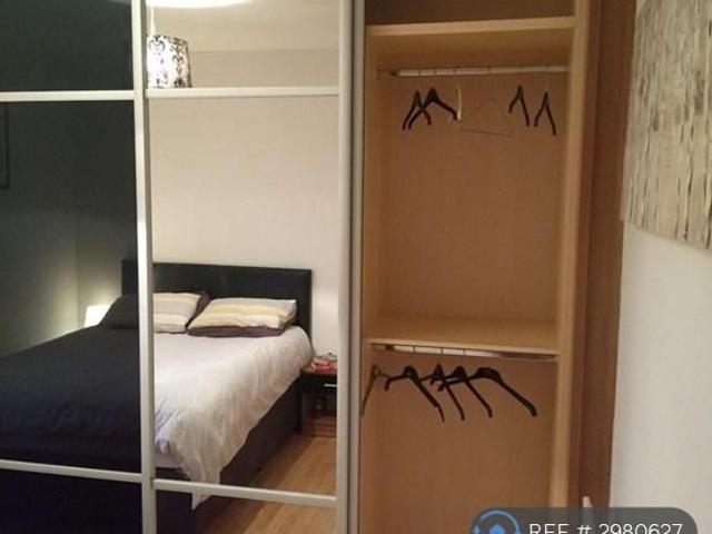 1 bedroom in a house share to rent
