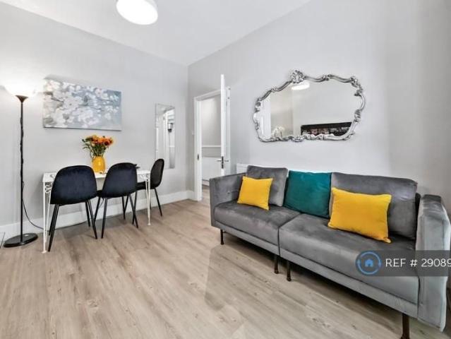 1 bedroom in a house share to rent