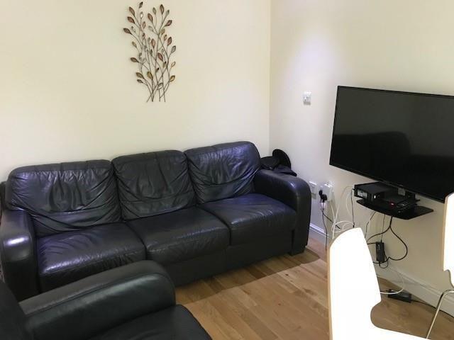 1 bedroom in a house share to rent