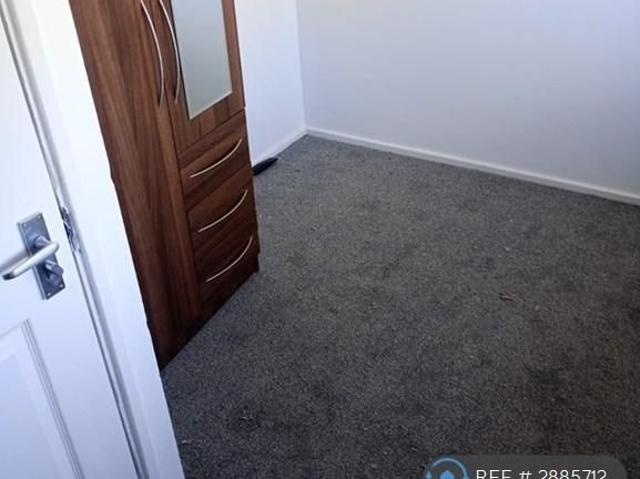 1 bedroom in a house share to rent