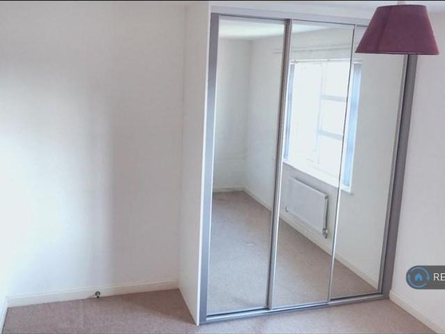 1 bedroom in a house share to rent