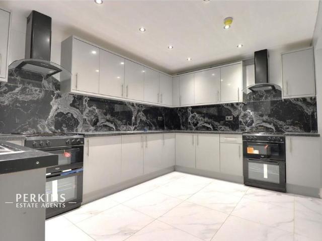 1 bedroom in a house share to rent