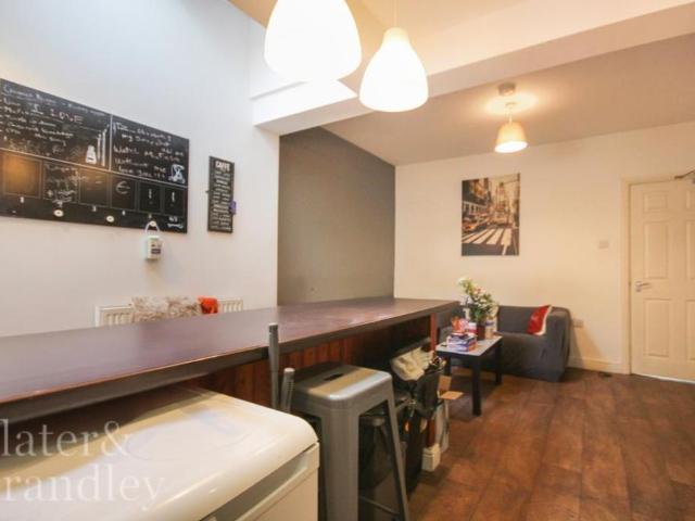 1 bedroom in a house share to rent