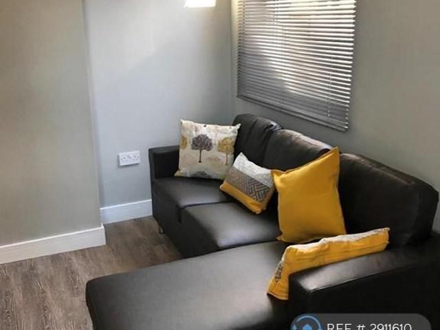 1 bedroom in a house share to rent