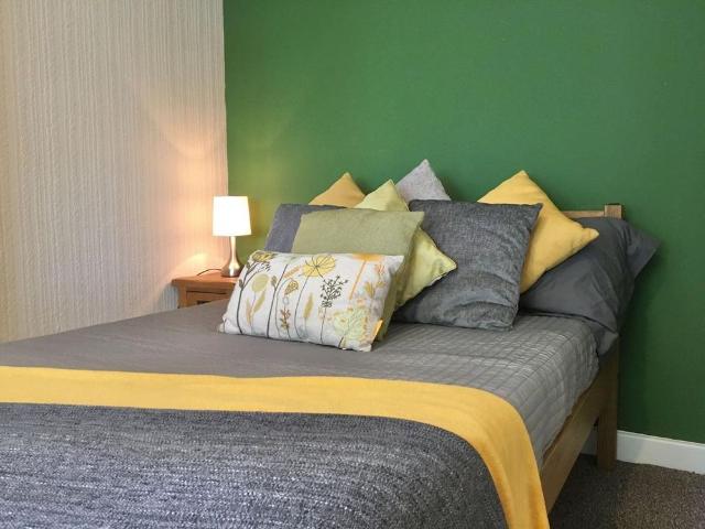 1 bedroom in a house share to rent