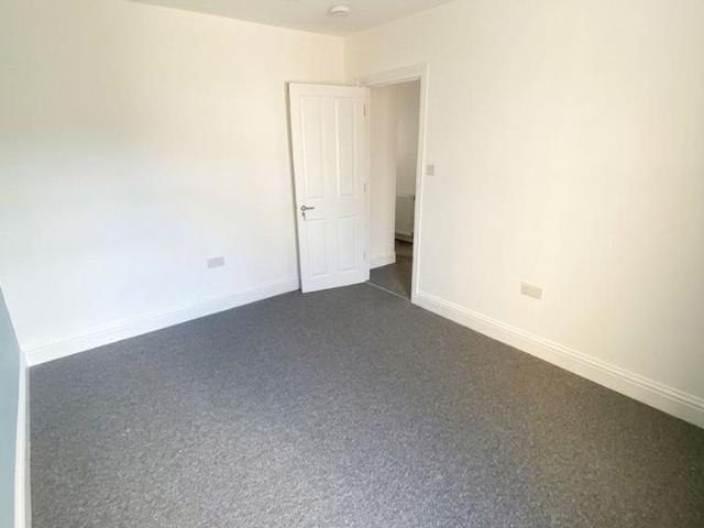 1 bedroom in a house share to rent