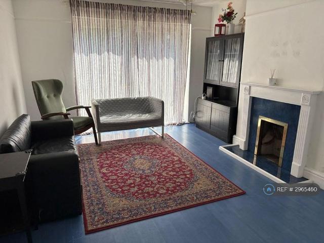 1 bedroom in a house share to rent