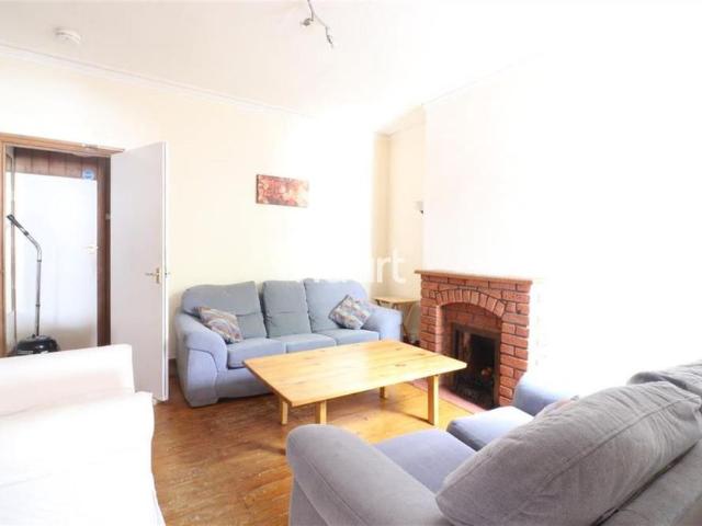 1 bedroom in a house share to rent