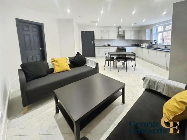 1 bedroom in a house share to rent