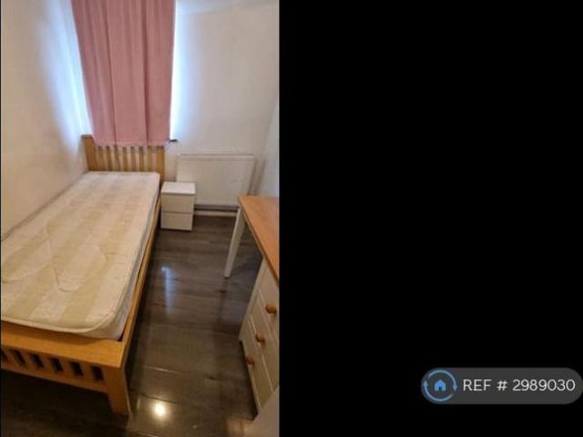 1 bedroom in a house share to rent