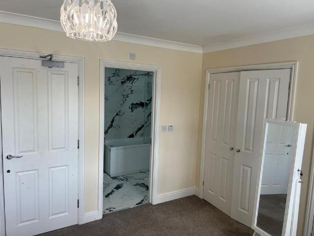 1 bedroom in a house share to rent