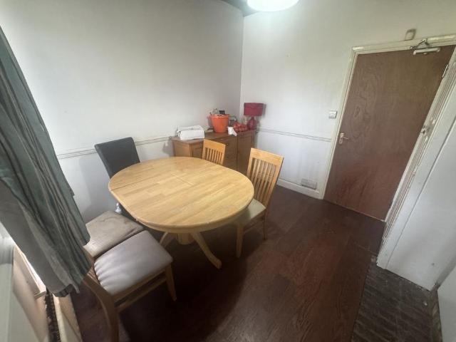 1 bedroom in a house share to rent