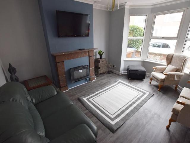 1 bedroom in a house share to rent