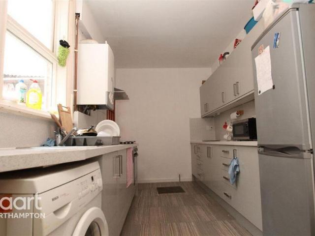1 bedroom in a house share to rent