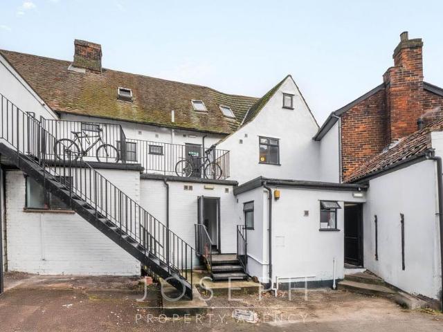1 bedroom in a house share to rent