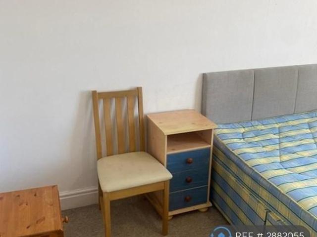 1 bedroom in a house share to rent