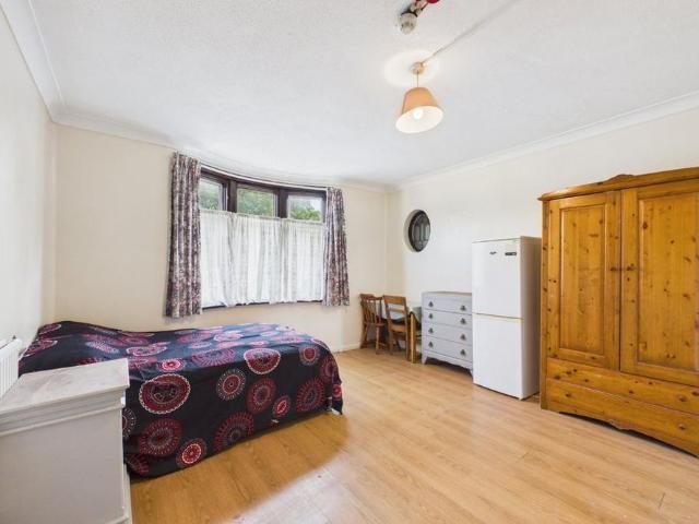 9 bedroom house share to rent