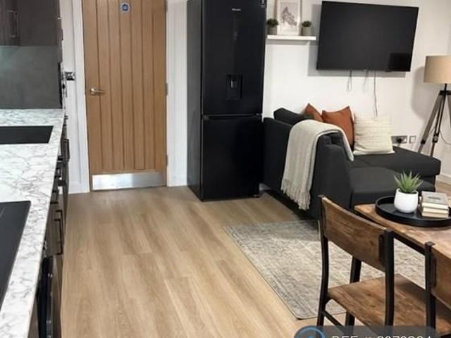 1 bedroom in a house share to rent