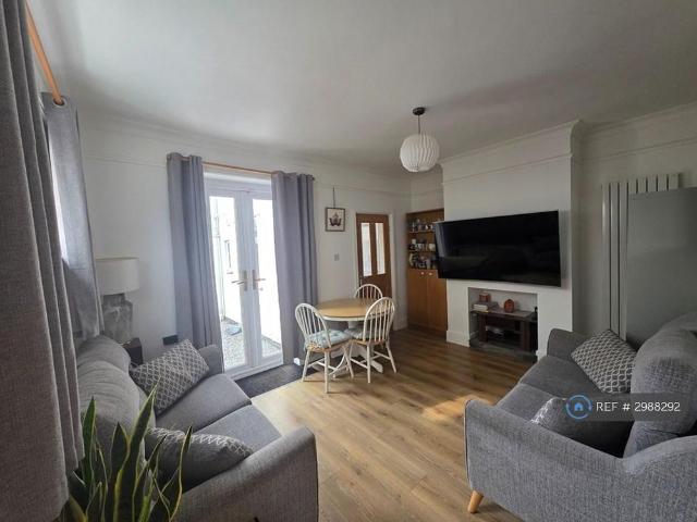 1 bedroom in a house share to rent