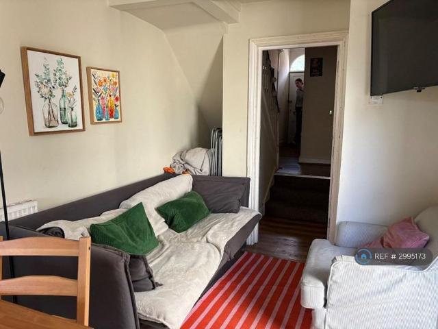 1 bedroom in a house share to rent