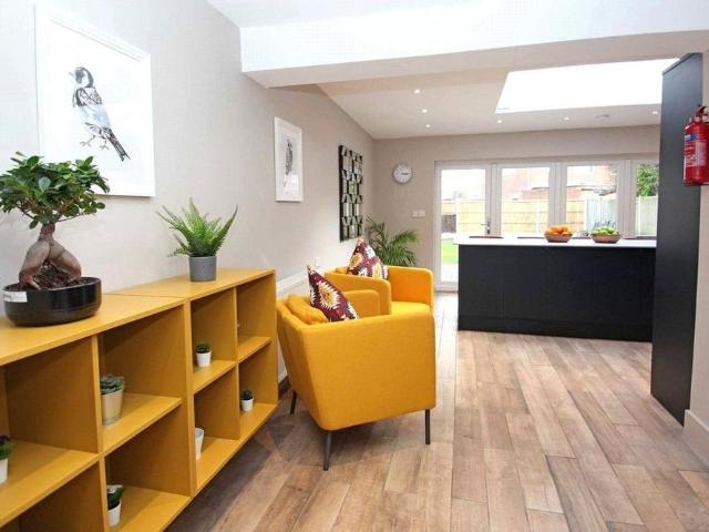 1 bedroom in a house share to rent