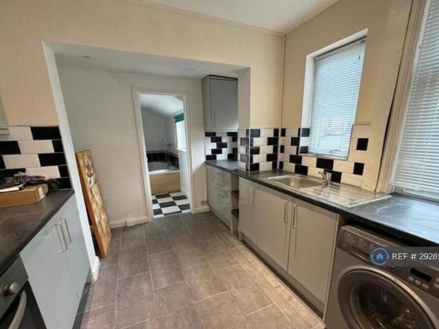 1 bedroom in a house share to rent