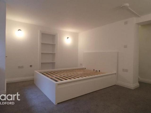 1 bedroom in a house share to rent