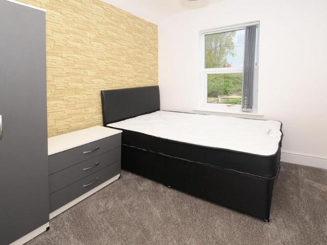 1 bedroom in a house share to rent