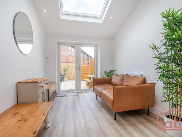 1 bedroom in a house share to rent