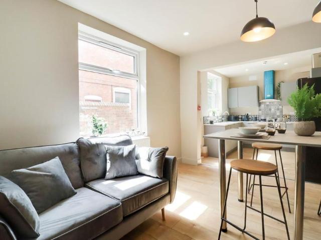 1 bedroom in a house share to rent