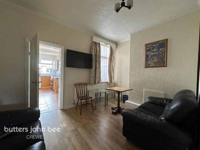 1 bedroom in a house share to rent