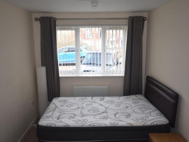 1 bedroom in a house share to rent