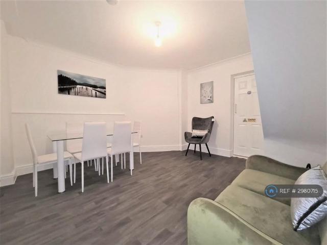 1 bedroom in a house share to rent