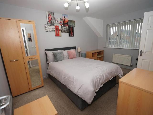 1 bedroom in a house share to rent