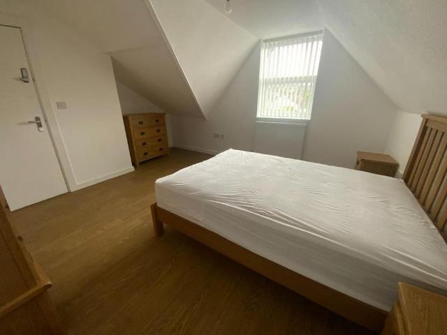 1 bedroom in a house share to rent