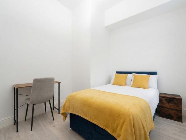 1 bedroom in a house share to rent