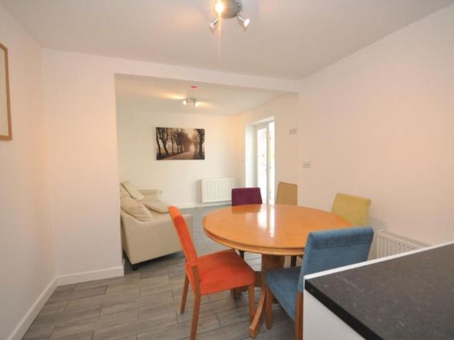 1 bedroom in a house share to rent