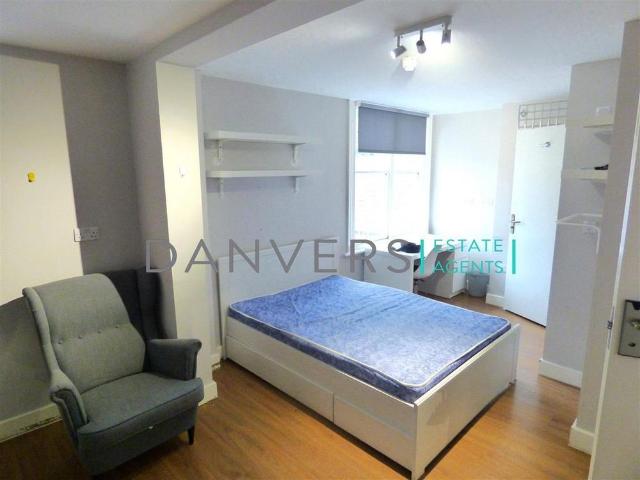 1 bedroom in a house share to rent