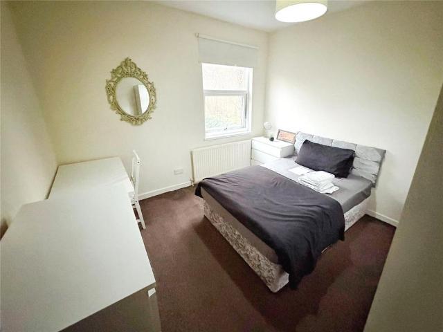 1 bedroom in a house share to rent